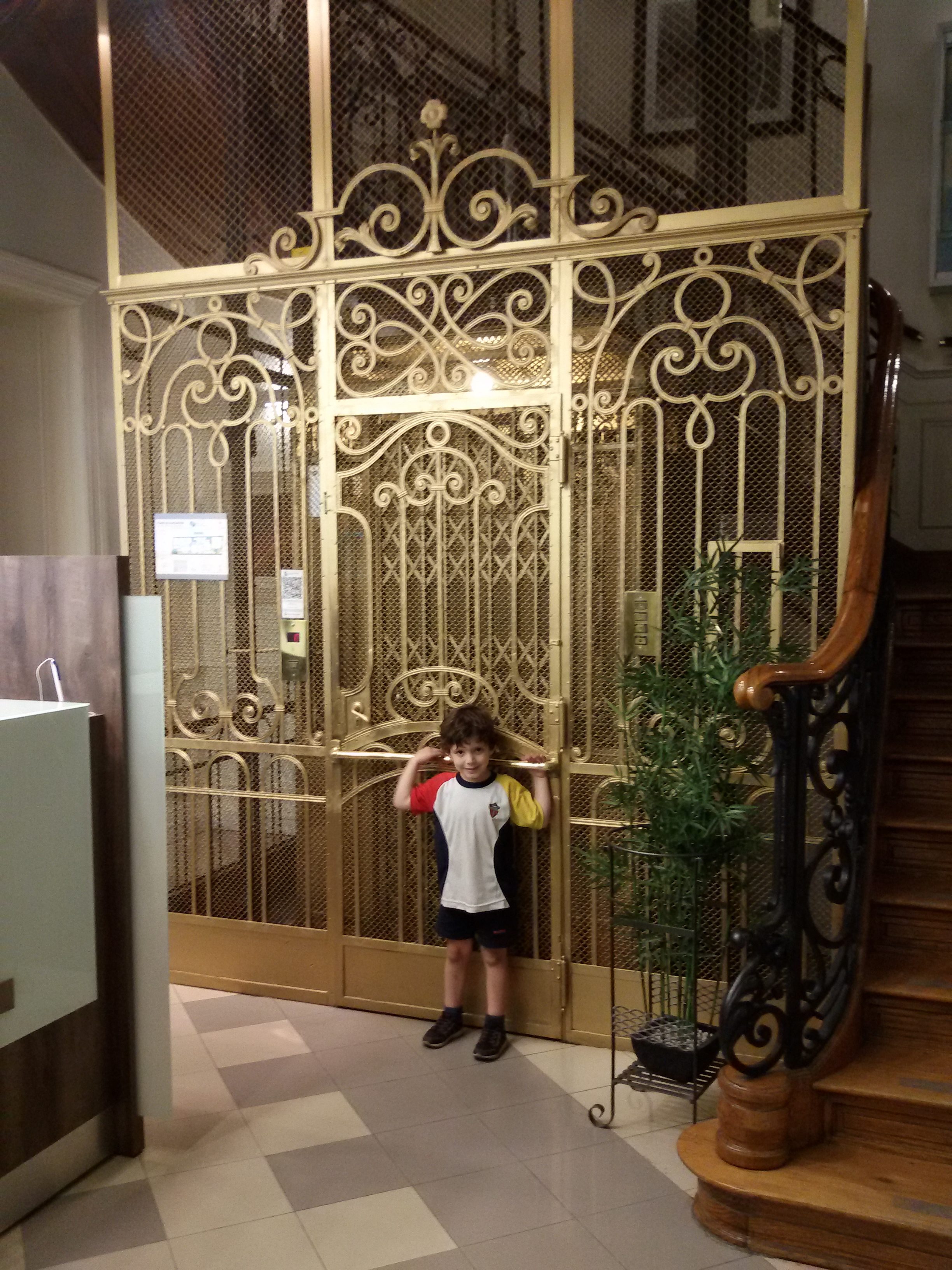 Un ascensor - Halitus Instituto Médico - Líder en tratamientos de ...